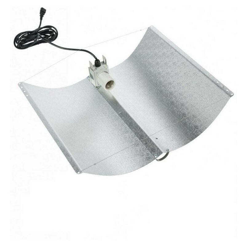 Avenger Adjusta Wing Reflector With Lamp Holder - 70 X 55cm for optimal ...